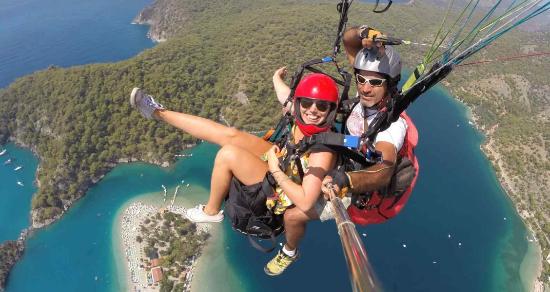 8 Spectacular Paragliding Sites In The World - TravelTourXP.com