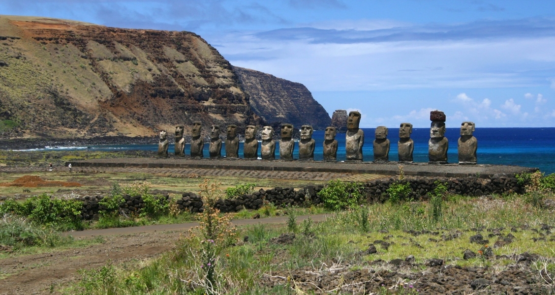 5 Marvelous Attractions Of Easter Island, Chile - TravelTourXP.com