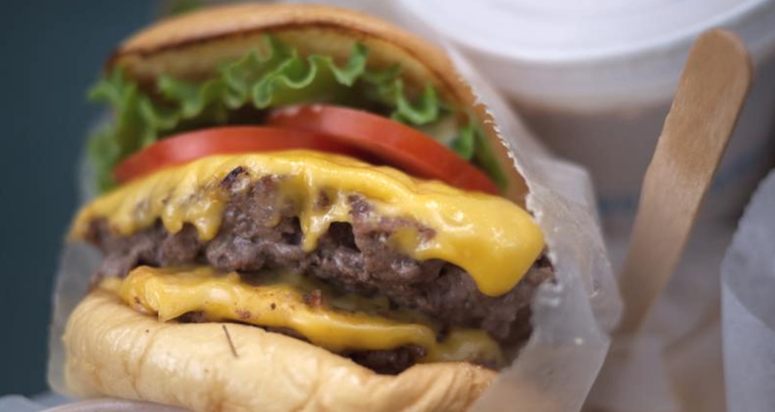 8 Lip-Smacking Food You Must Try When You Are In New York ...