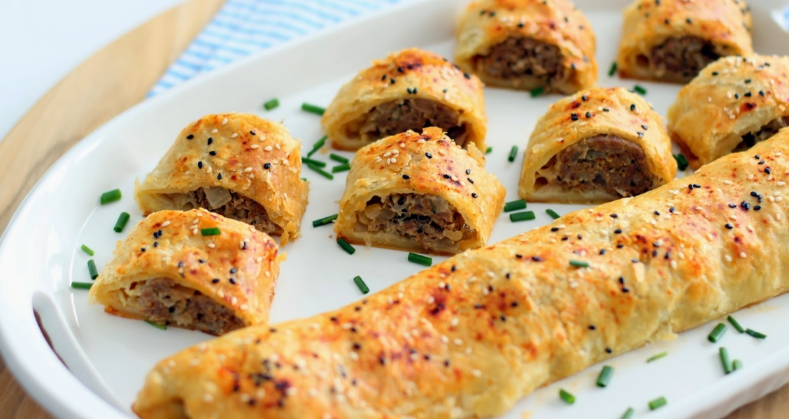 10 Amazing Iconic Foods You Must Try In Australia - TravelTourXP.com