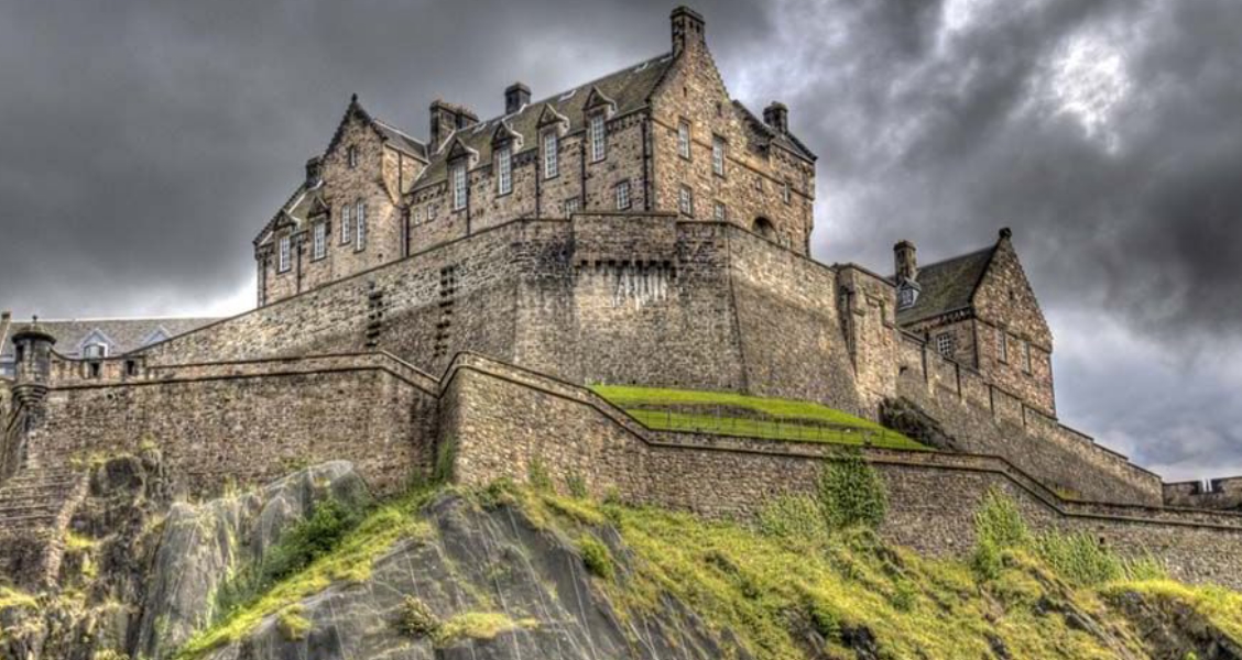 7 Terrifying Haunted Historic Places In The World - TravelTourXP.com